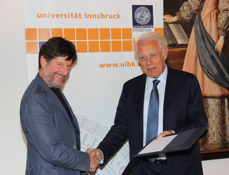 Für wissenschaftliche Leistung ausgezeichnet