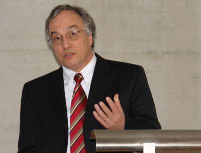 Von Kants ‘ewigem Frieden’ zur Gegenwart des Krieges