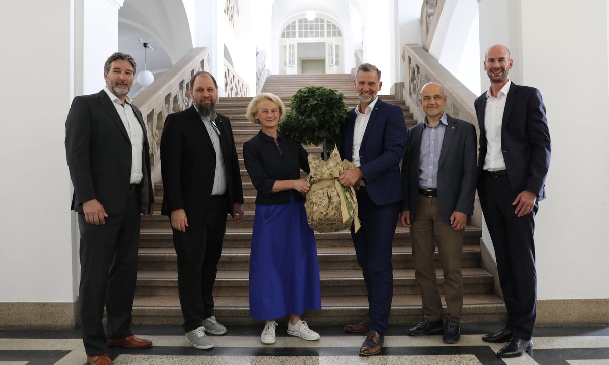 Startschuss für Partnerschaft von hollu und Uni Innsbruck – Universität ...