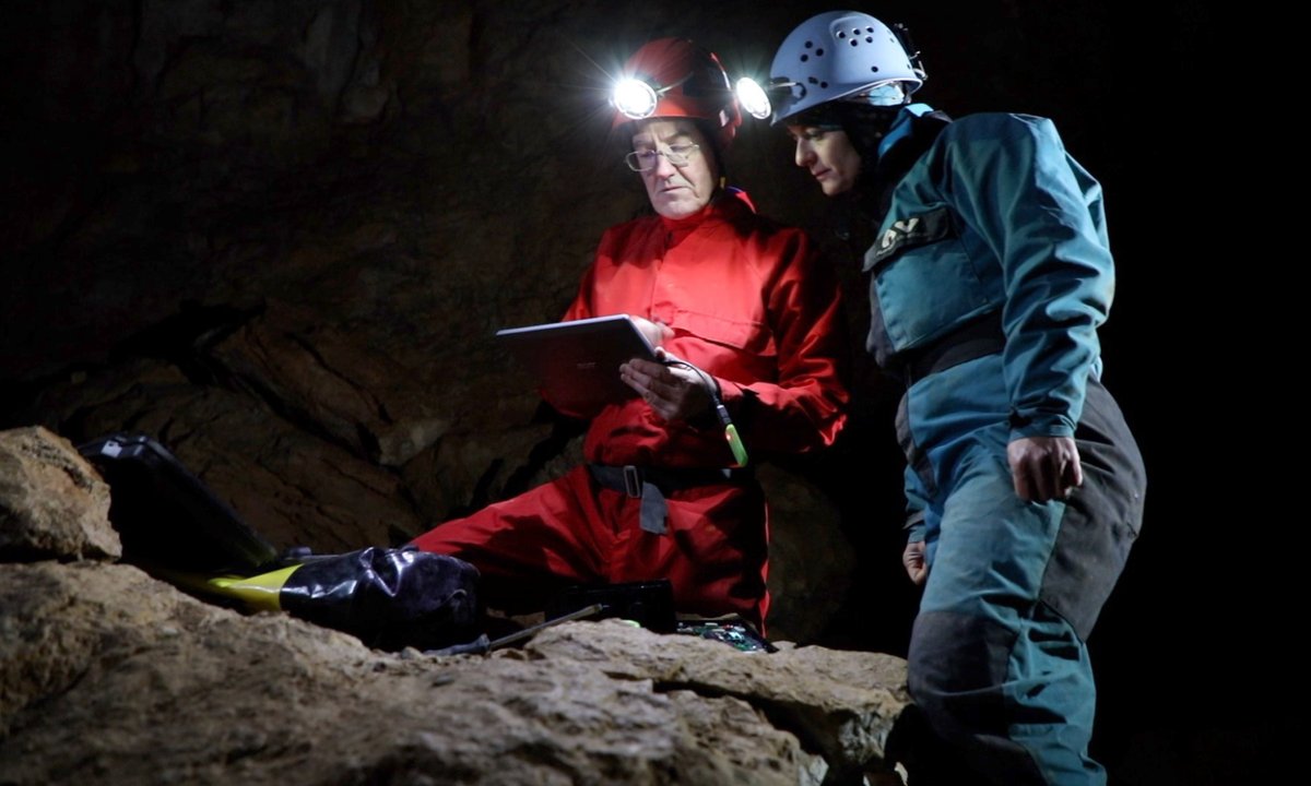 Geologists Explore The History Of Cave Ice Universität Innsbruck